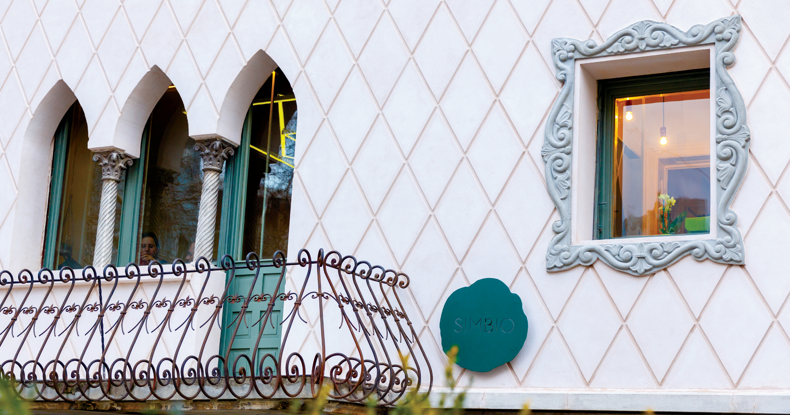 SIMBIO Kitchen & Bar