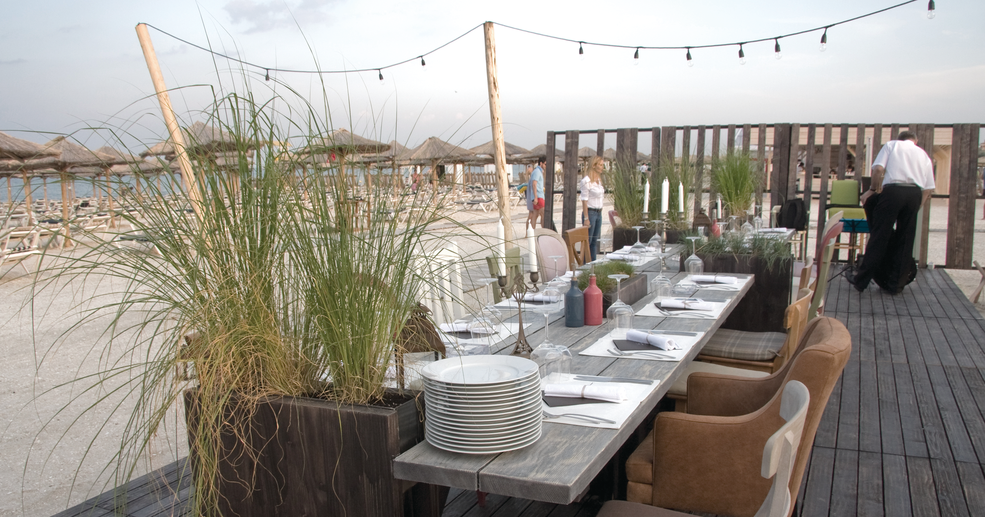 Dinner in the Sand, Mamaia
