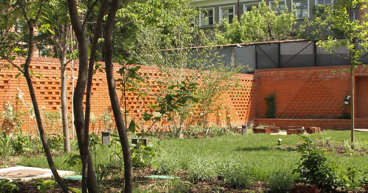 Gradina lui "J"